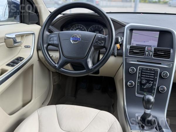 Blue Volvo XC60 2012 in Riga, with an engine capacity of 2.40 L and mileage of 178 thousand km for 10250 €, photo 3 on AUTOMOTO.COM.LV