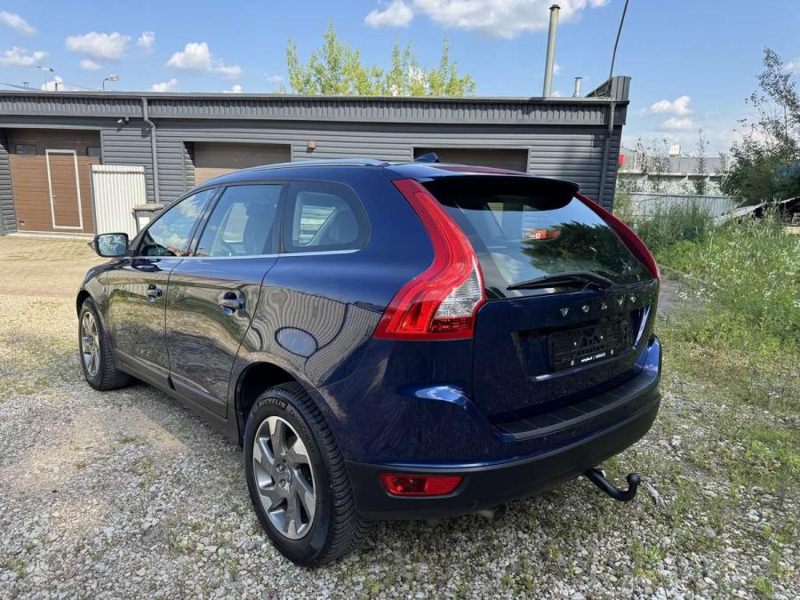 Zils Volvo XC60 2012 Alīta, ar dzinēja tilpumu 2.00 L un nobraukumu 291 tūkst. km par 8550 €, foto 4 vietnē AUTOMOTO.COM.LV