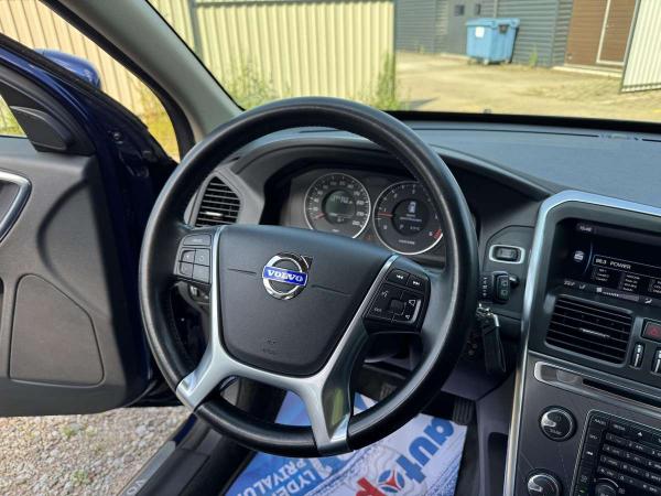 Blue Volvo XC60 2012 in Alytus, with an engine capacity of 2.00 L and mileage of 291 thousand km for 8550 €, photo 10 on AUTOMOTO.COM.LV