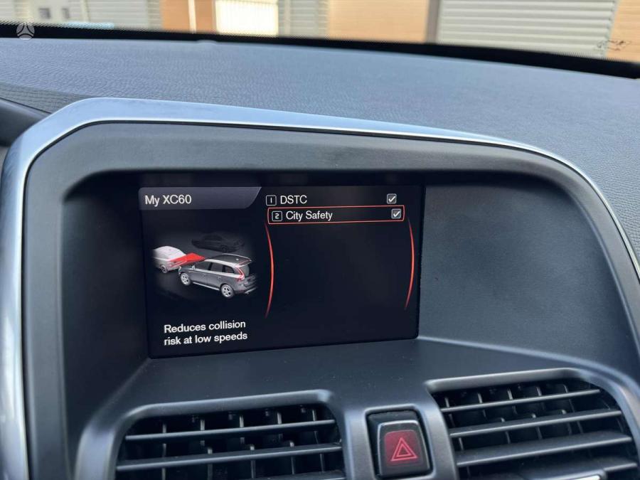 Zils Volvo XC60 2012 Alīta, ar dzinēja tilpumu 2.00 L un nobraukumu 291 tūkst. km par 8550 €, foto 14 vietnē AUTOMOTO.COM.LV