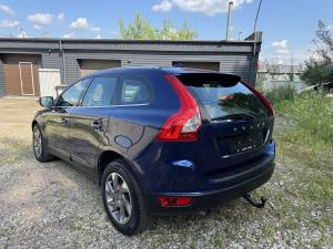 Blue Volvo XC60 2012 in Alytus, with an engine capacity of 2.00 L and mileage of 291 thousand km for 8450 €, photo 4 on AUTOMOTO.COM.LV