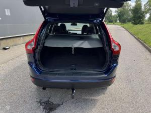 Blue Volvo XC60 2012 in Alytus, with an engine capacity of 2.00 L and mileage of 291 thousand km for 7950 €, photo 6 on AUTOMOTO.COM.LV