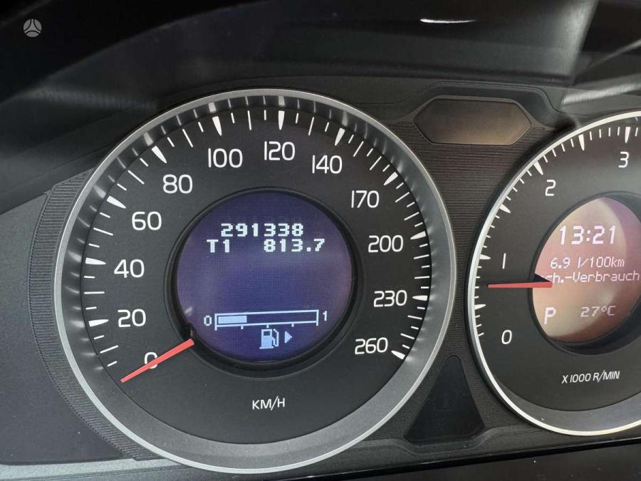 Blue Volvo XC60 2012 in Alytus, with an engine capacity of 2.00 L and mileage of 291 thousand km for 7950 €, photo 35 on AUTOMOTO.COM.LV