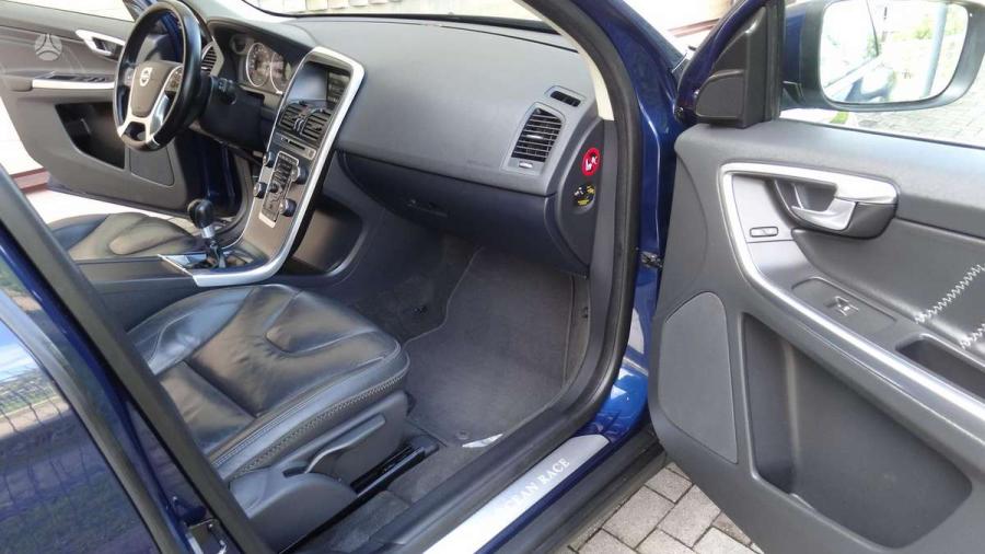 Zils Volvo XC60 2012 Joniškis, ar dzinēja tilpumu 1.98 L un nobraukumu 304 tūkst. km par 6949 €, foto 21 vietnē AUTOMOTO.COM.LV
