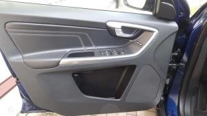 Zils Volvo XC60 2012 Joniškis, ar dzinēja tilpumu 1.98 L un nobraukumu 304 tūkst. km par 6949 €, foto 36 vietnē AUTOMOTO.COM.LV