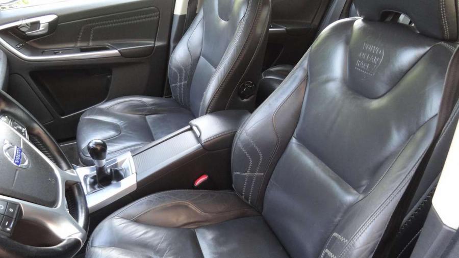 Zils Volvo XC60 2012 Joniškis, ar dzinēja tilpumu 1.98 L un nobraukumu 304 tūkst. km par 6949 €, foto 37 vietnē AUTOMOTO.COM.LV