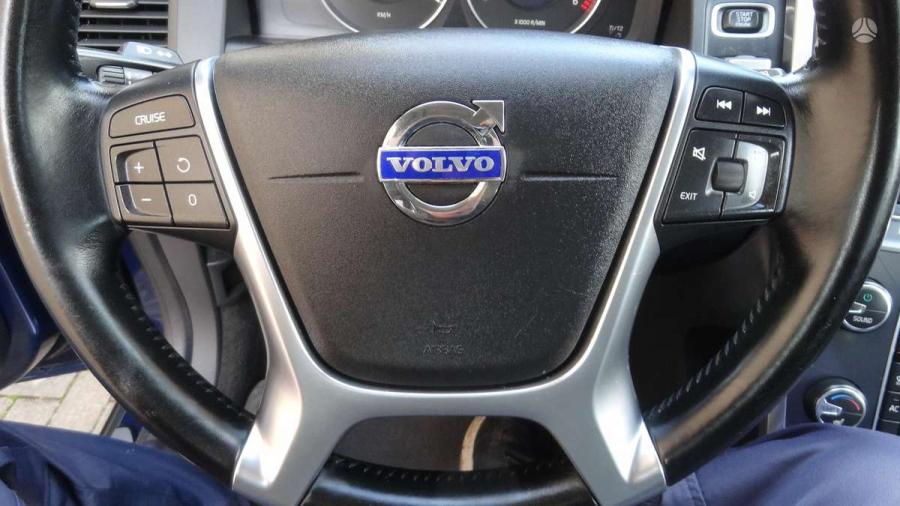 Zils Volvo XC60 2012 Joniškis, ar dzinēja tilpumu 1.98 L un nobraukumu 304 tūkst. km par 6949 €, foto 42 vietnē AUTOMOTO.COM.LV