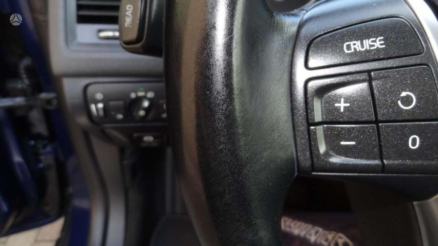 Zils Volvo XC60 2012 Joniškis, ar dzinēja tilpumu 1.98 L un nobraukumu 304 tūkst. km par 6949 €, foto 43 vietnē AUTOMOTO.COM.LV