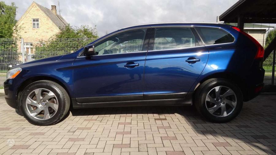 Zils Volvo XC60 2012 Joniškis, ar dzinēja tilpumu 1.98 L un nobraukumu 304 tūkst. km par 6949 €, foto 51 vietnē AUTOMOTO.COM.LV