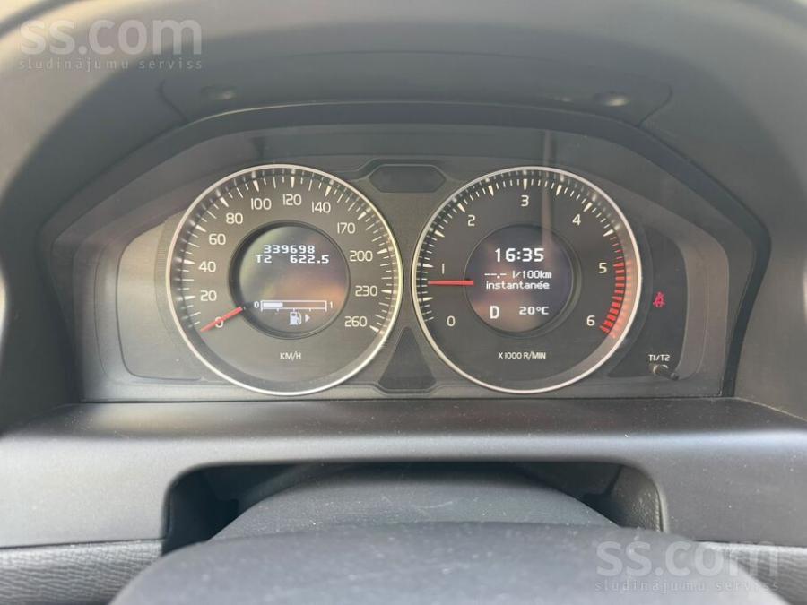 Blue Volvo XC60 2012 in Riga, with an engine capacity of 2.40 L and mileage of 340 thousand km for 7000 €, photo 7 on AUTOMOTO.COM.LV