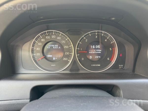 Blue Volvo XC60 2012 in Riga, with an engine capacity of 2.40 L and mileage of 340 thousand km for 7000 €, photo 7 on AUTOMOTO.COM.LV