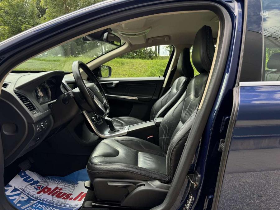 Zils Volvo XC60 2012 Alīta, ar dzinēja tilpumu 2.00 L un nobraukumu 291 tūkst. km par 7650 €, foto 7 vietnē AUTOMOTO.COM.LV