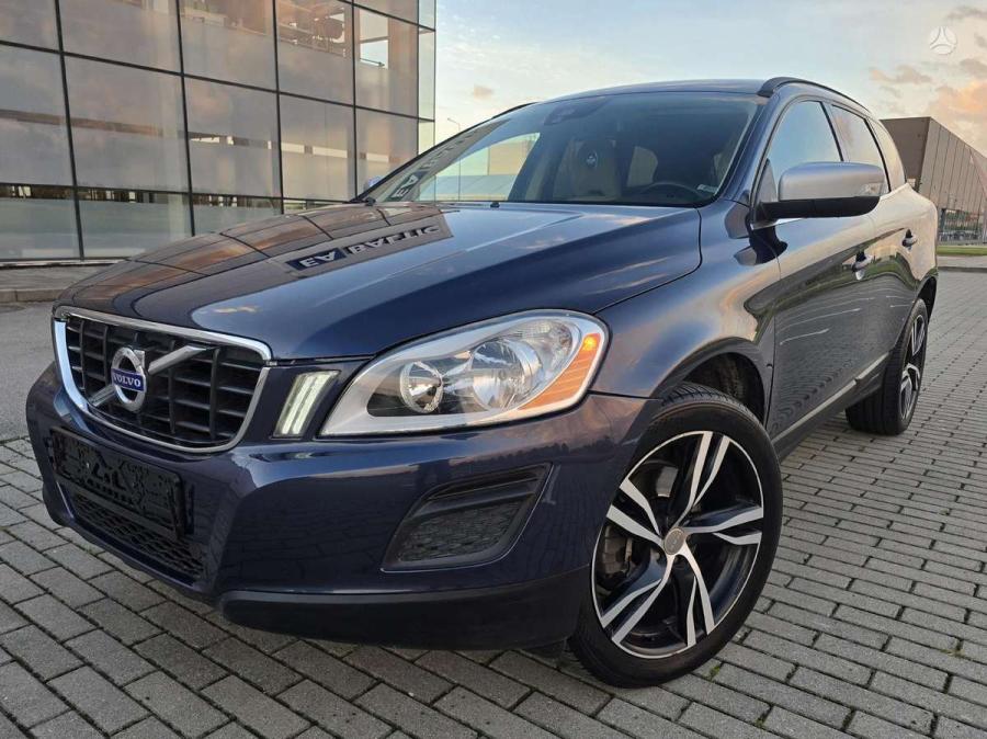 Blue Volvo XC60 2012 in Panevezys, with an engine capacity of 2.40 L and mileage of 342 thousand km for 6999 €, photo 1 on AUTOMOTO.COM.LV