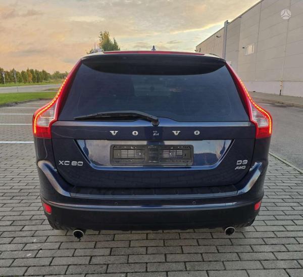 Blue Volvo XC60 2012 in Panevezys, with an engine capacity of 2.40 L and mileage of 342 thousand km for 6999 €, photo 6 on AUTOMOTO.COM.LV