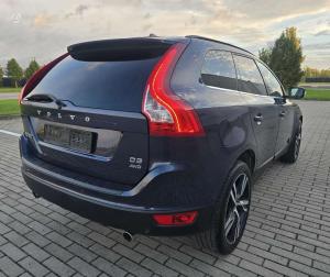 Blue Volvo XC60 2012 in Panevezys, with an engine capacity of 2.40 L and mileage of 342 thousand km for 6999 €, photo 7 on AUTOMOTO.COM.LV