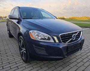 Blue Volvo XC60 2012 in Panevezys, with an engine capacity of 2.40 L and mileage of 342 thousand km for 6999 €, photo 9 on AUTOMOTO.COM.LV