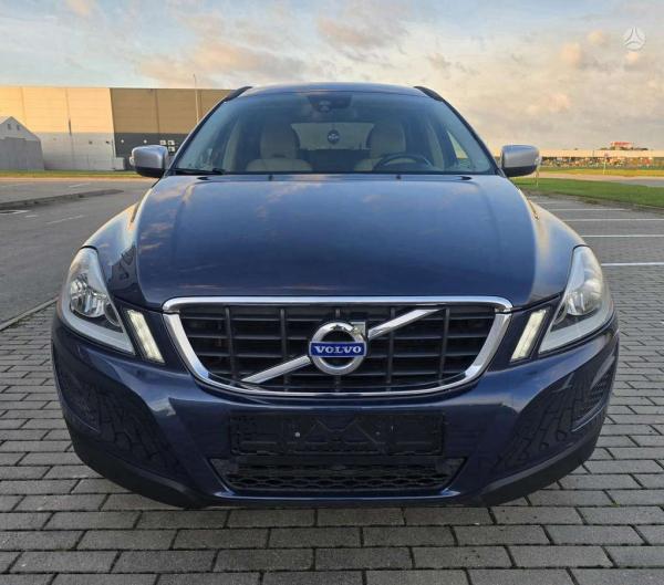 Blue Volvo XC60 2012 in Panevezys, with an engine capacity of 2.40 L and mileage of 342 thousand km for 6999 €, photo 10 on AUTOMOTO.COM.LV