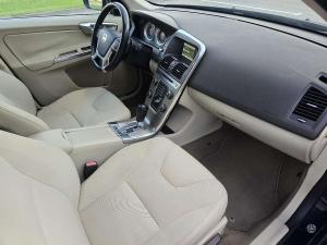 Blue Volvo XC60 2012 in Panevezys, with an engine capacity of 2.40 L and mileage of 342 thousand km for 6999 €, photo 13 on AUTOMOTO.COM.LV