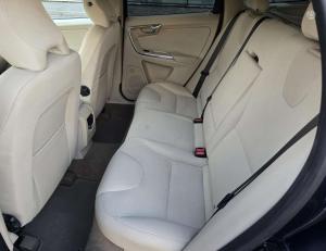 Blue Volvo XC60 2012 in Panevezys, with an engine capacity of 2.40 L and mileage of 342 thousand km for 6999 €, photo 17 on AUTOMOTO.COM.LV