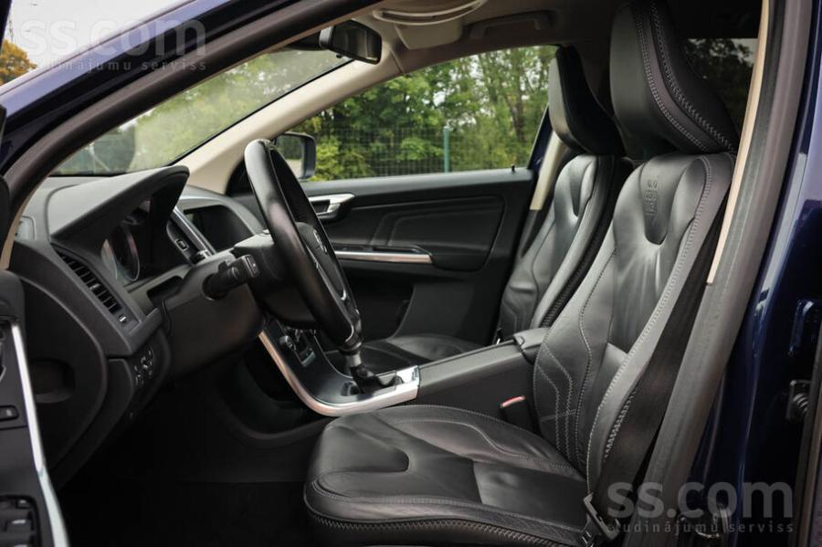 Zils Volvo XC60 2012 Tukums, ar dzinēja tilpumu 2.00 L un nobraukumu 299 tūkst. km par 8990 €, foto 7 vietnē AUTOMOTO.COM.LV