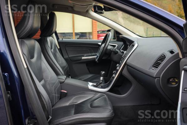 Volvo XC60 2012 Tukums vietnē Zils Volvo XC60 2012 Tukums, ar dzinēja tilpumu 2.00 L un nobraukumu 299 tūkst. km par 8990 €, foto 9 vietnē AUTOMOTO.COM.LV