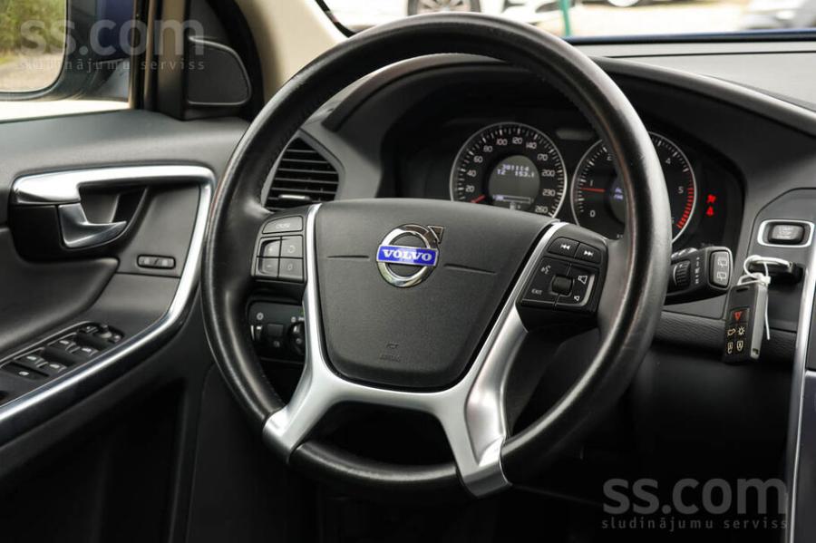 Zils Volvo XC60 2012 Tukums, ar dzinēja tilpumu 2.00 L un nobraukumu 299 tūkst. km par 8990 €, foto 12 vietnē AUTOMOTO.COM.LV
