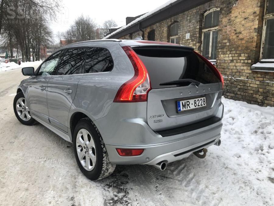 Zils Volvo XC60 2012 Rīga, ar dzinēja tilpumu 2.40 L un nobraukumu 299 tūkst. km par 9600 €, foto 4 vietnē AUTOMOTO.COM.LV