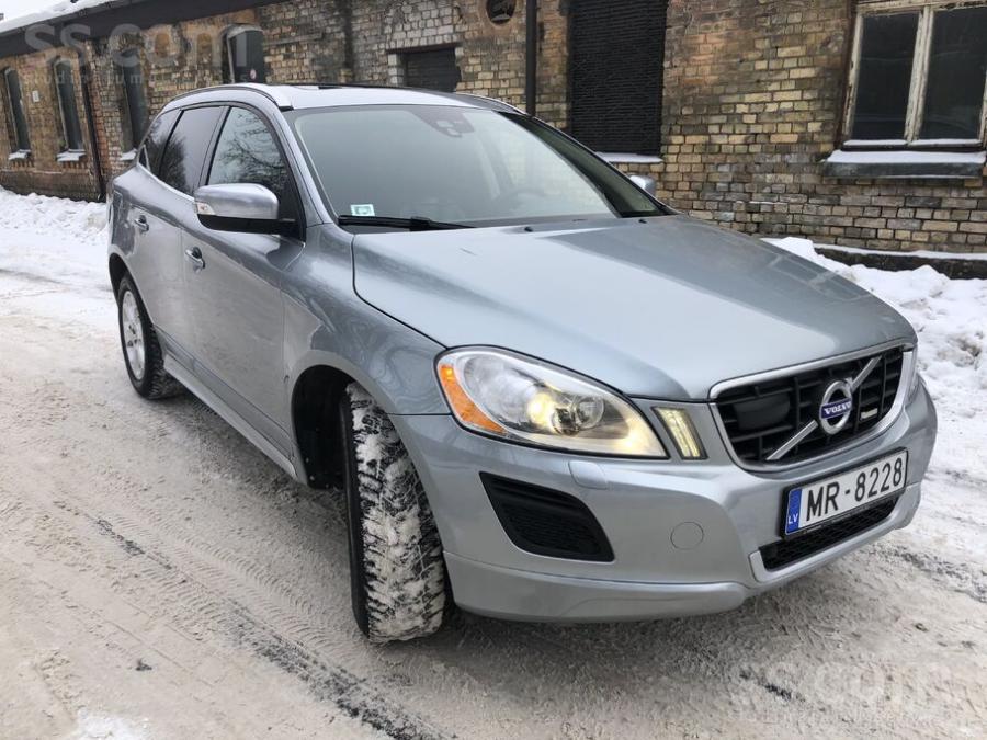 Zils Volvo XC60 2012 Rīga, ar dzinēja tilpumu 2.40 L un nobraukumu 299 tūkst. km par 9600 €, foto 5 vietnē AUTOMOTO.COM.LV