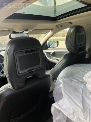 Zils Volvo XC60 2012 Rīga, ar dzinēja tilpumu 2.40 L un nobraukumu 299 tūkst. km par 9600 €, foto 6 vietnē AUTOMOTO.COM.LV