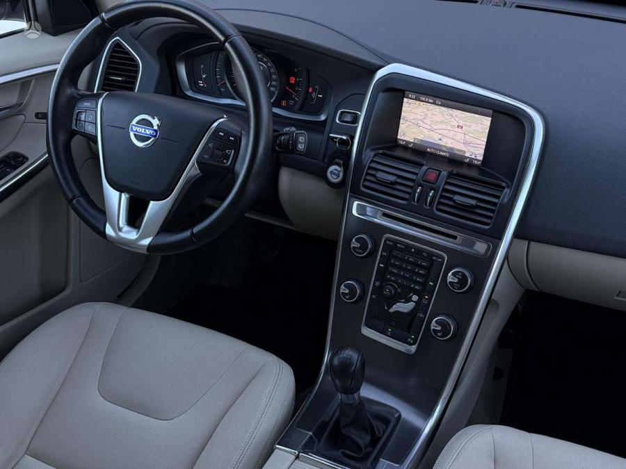 Zils Volvo XC60 2013 Šauļi, ar dzinēja tilpumu 1.98 L un nobraukumu 203 tūkst. km par 10750 €, foto 19 vietnē AUTOMOTO.COM.LV