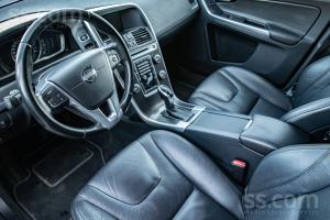 Zils Volvo XC60 2013 Rīga, ar dzinēja tilpumu 2.00 L un nobraukumu 250 tūkst. km par 12990 €, foto 15 vietnē AUTOMOTO.COM.LV