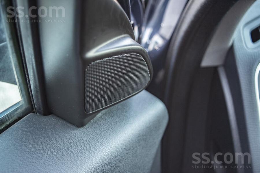 Zils Volvo XC60 2013 Rīga, ar dzinēja tilpumu 2.00 L un nobraukumu 250 tūkst. km par 12990 €, foto 18 vietnē AUTOMOTO.COM.LV