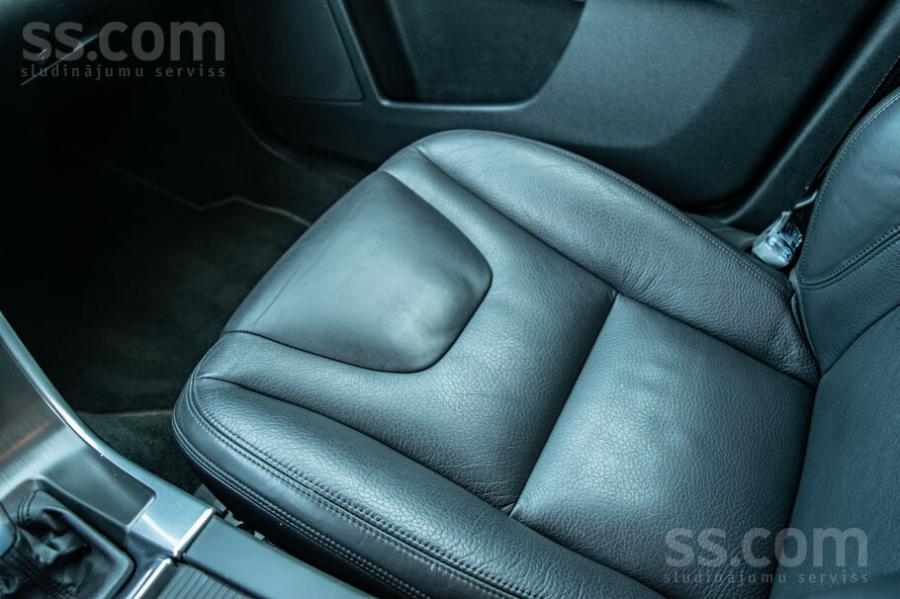 Zils Volvo XC60 2013 Rīga, ar dzinēja tilpumu 2.00 L un nobraukumu 250 tūkst. km par 12990 €, foto 23 vietnē AUTOMOTO.COM.LV