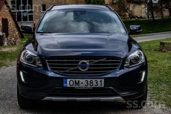 Blue Volvo XC60 2013 in Tukums, with an engine capacity of 2.00 L and mileage of 250 thousand km for 11780 €, photo 2 on AUTOMOTO.COM.LV