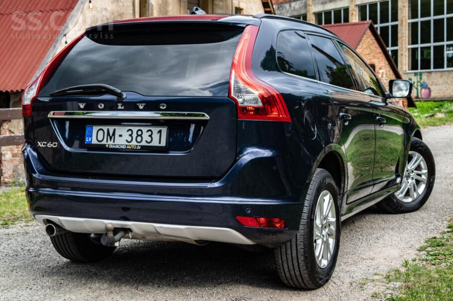 Zils Volvo XC60 2013 Tukums, ar dzinēja tilpumu 2.00 L un nobraukumu 250 tūkst. km par 11780 €, foto 7 vietnē AUTOMOTO.COM.LV