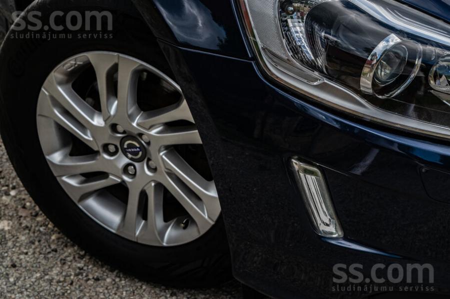 Zils Volvo XC60 2013 Tukums, ar dzinēja tilpumu 2.00 L un nobraukumu 250 tūkst. km par 11780 €, foto 13 vietnē AUTOMOTO.COM.LV