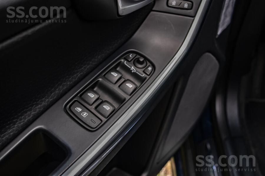 Zils Volvo XC60 2013 Tukums, ar dzinēja tilpumu 2.00 L un nobraukumu 250 tūkst. km par 11780 €, foto 33 vietnē AUTOMOTO.COM.LV