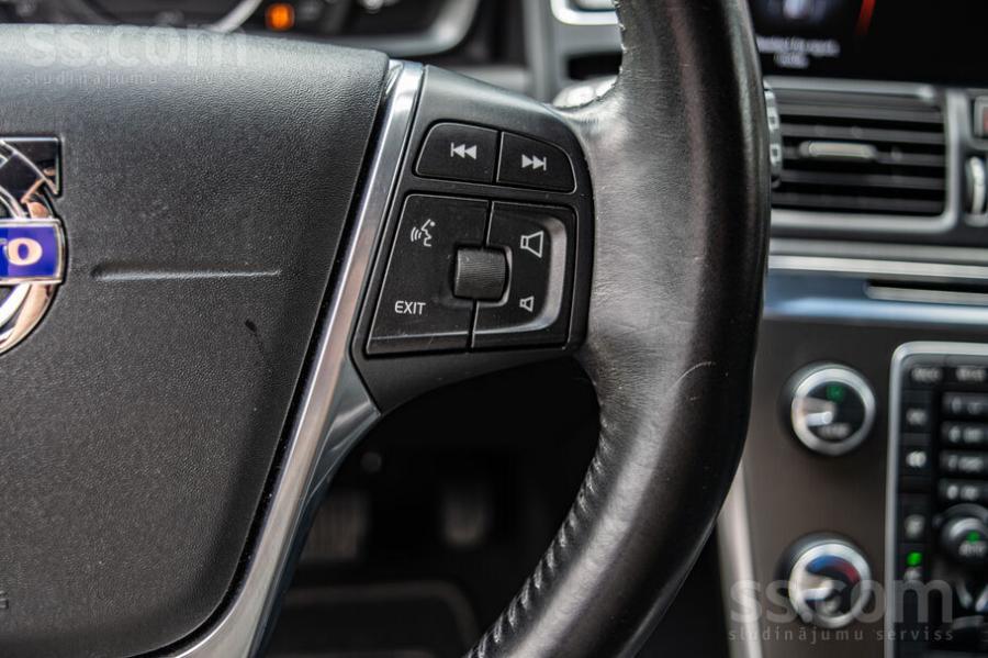 Zils Volvo XC60 2013 Tukums, ar dzinēja tilpumu 2.00 L un nobraukumu 250 tūkst. km par 11780 €, foto 35 vietnē AUTOMOTO.COM.LV