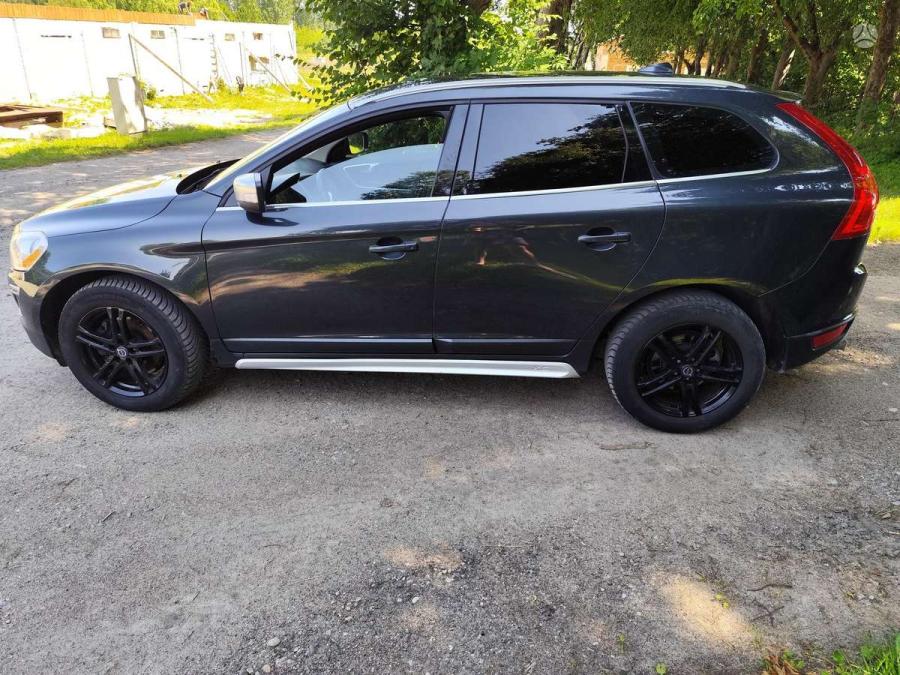 Blue Volvo XC60 2013 in Raseiniai, with an engine capacity of 2.40 L and mileage of 308 thousand km for 8200 €, photo 5 on AUTOMOTO.COM.LV