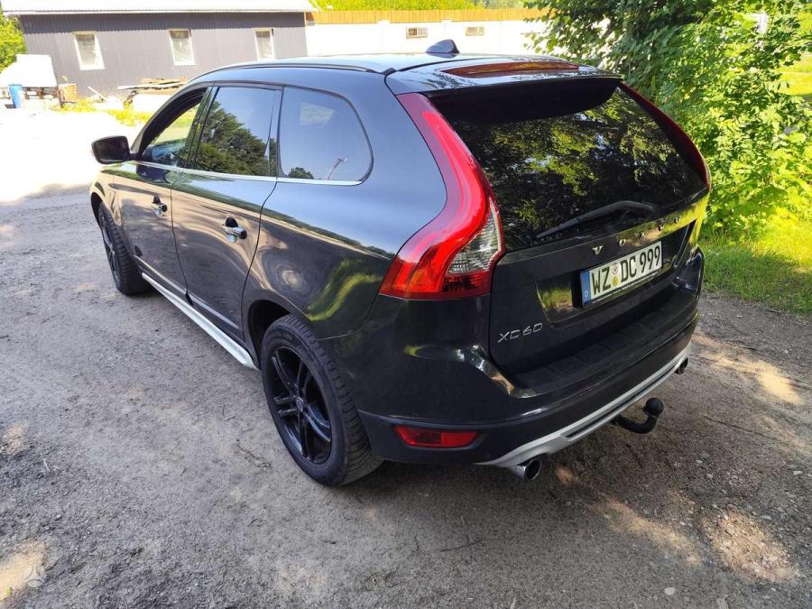 Blue Volvo XC60 2013 in Raseiniai, with an engine capacity of 2.40 L and mileage of 308 thousand km for 8200 €, photo 6 on AUTOMOTO.COM.LV