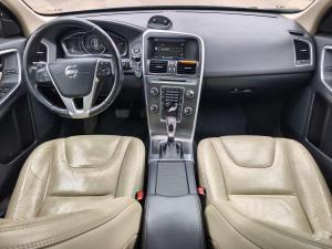 Blue Volvo XC60 2013 in Siauliai, with an engine capacity of 2.40 L and mileage of 256 thousand km for 10500 €, photo 10 on AUTOMOTO.COM.LV