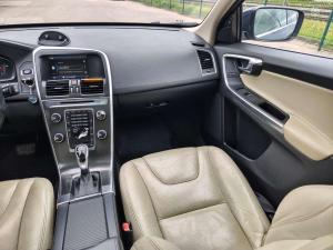 Blue Volvo XC60 2013 in Siauliai, with an engine capacity of 2.40 L and mileage of 256 thousand km for 10500 €, photo 12 on AUTOMOTO.COM.LV