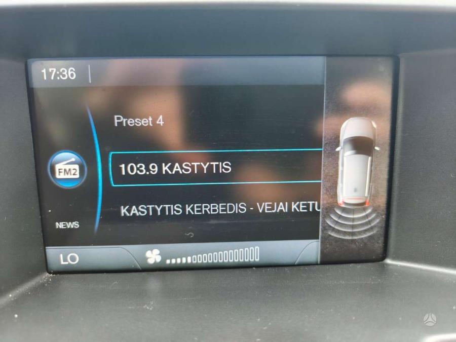 Blue Volvo XC60 2013 in Siauliai, with an engine capacity of 2.40 L and mileage of 256 thousand km for 10500 €, photo 17 on AUTOMOTO.COM.LV