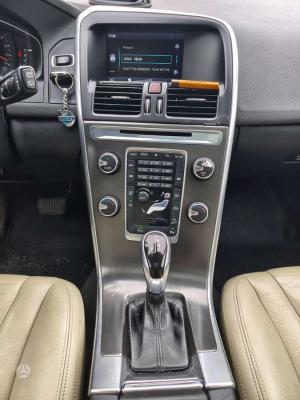 Blue Volvo XC60 2013 in Siauliai, with an engine capacity of 2.40 L and mileage of 256 thousand km for 10500 €, photo 20 on AUTOMOTO.COM.LV