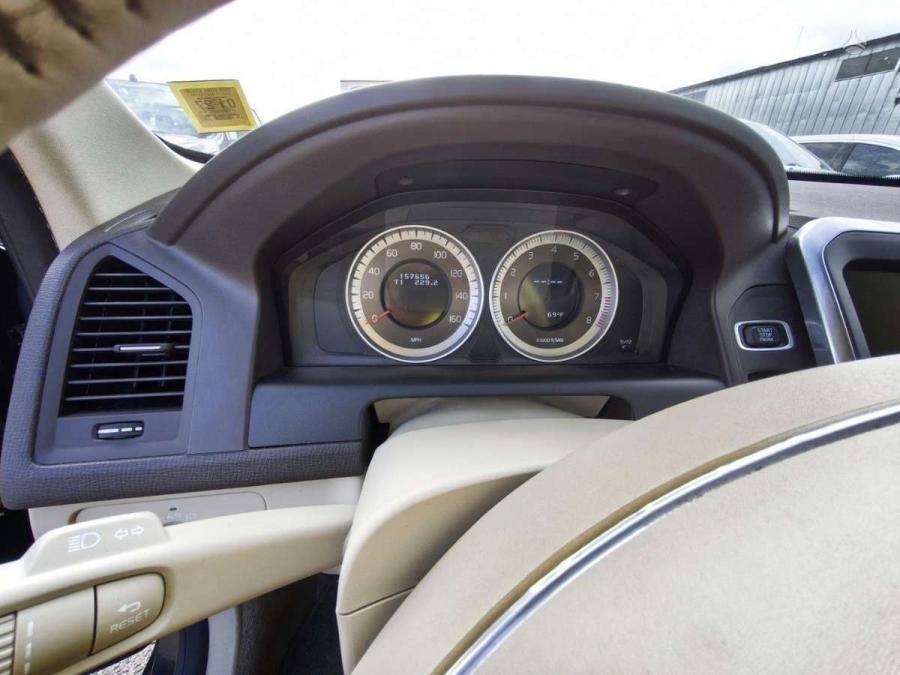 Blue Volvo XC60 2013 in Siauliai, with an engine capacity of 3.19 L and mileage of 158 thousand km for 3850 €, photo 6 on AUTOMOTO.COM.LV
