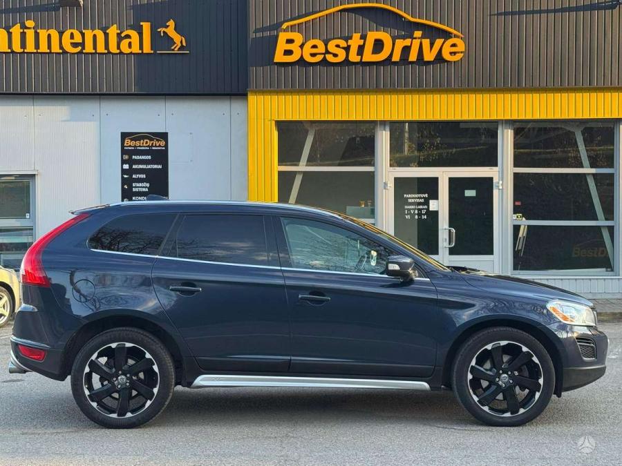 Blue Volvo XC60 2013 in Jonava, with an engine capacity of 2.40 L and mileage of 290 thousand km for 10899 €, photo 12 on AUTOMOTO.COM.LV