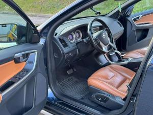 Blue Volvo XC60 2013 in Jonava, with an engine capacity of 2.40 L and mileage of 290 thousand km for 10899 €, photo 17 on AUTOMOTO.COM.LV