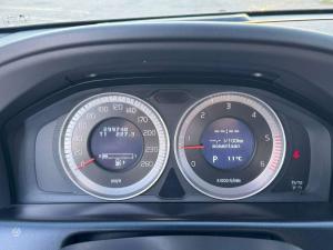 Blue Volvo XC60 2013 in Jonava, with an engine capacity of 2.40 L and mileage of 290 thousand km for 10899 €, photo 18 on AUTOMOTO.COM.LV