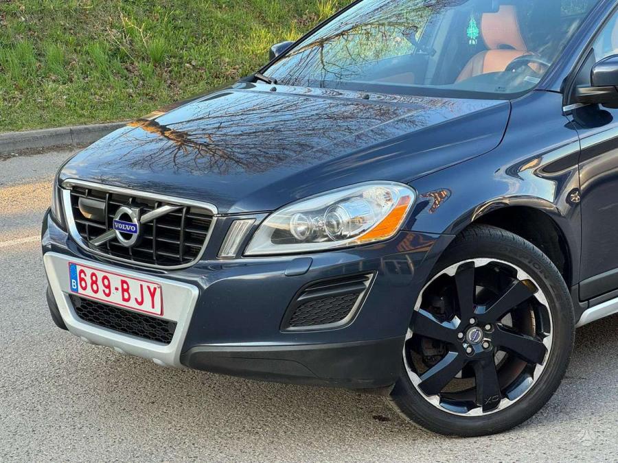 Blue Volvo XC60 2013 in Jonava, with an engine capacity of 2.40 L and mileage of 290 thousand km for 10899 €, photo 35 on AUTOMOTO.COM.LV