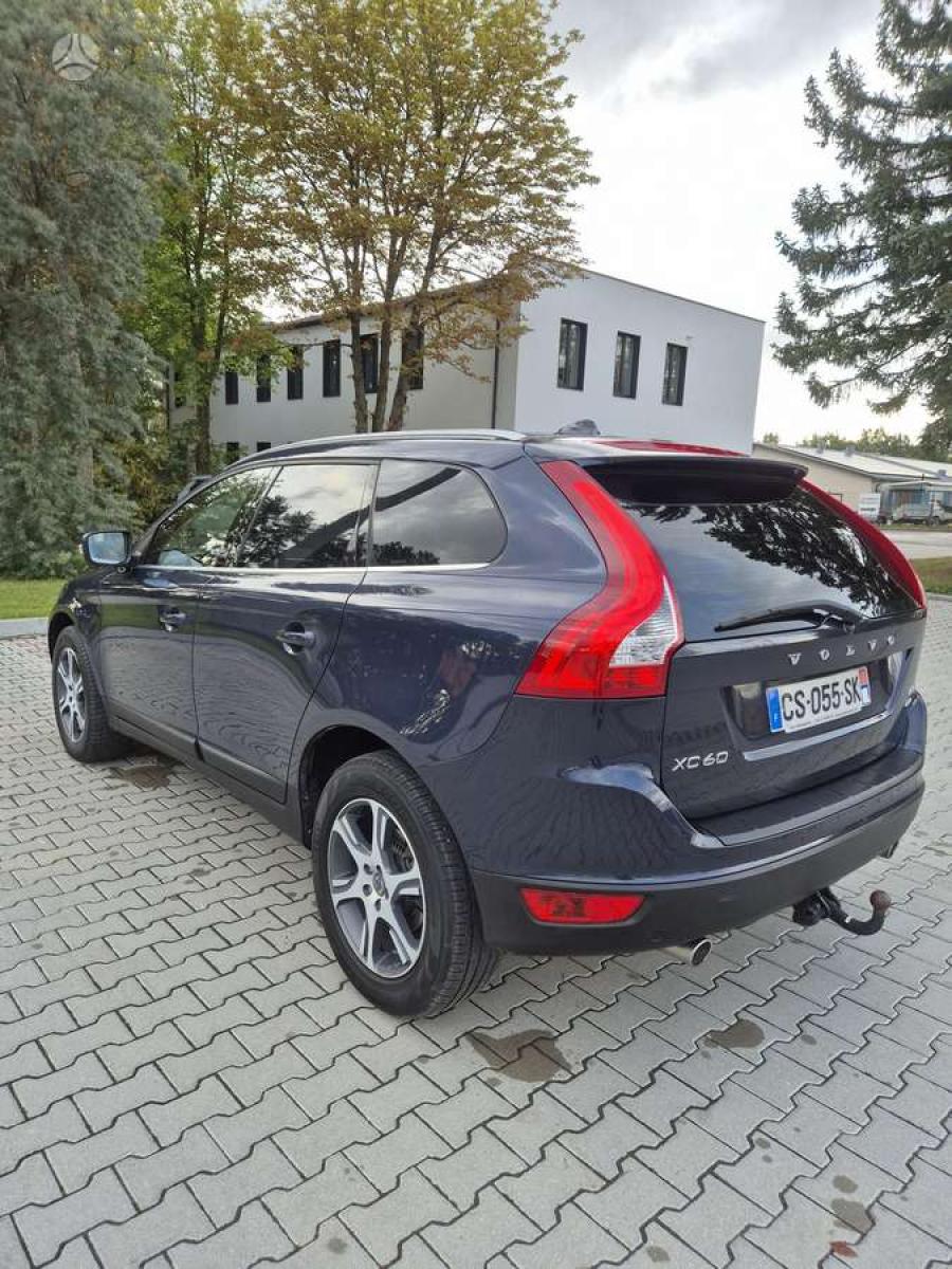 Zils Volvo XC60 2013 Šauļi, ar dzinēja tilpumu 2.40 L un nobraukumu 307 tūkst. km par 7800 €, foto 4 vietnē AUTOMOTO.COM.LV